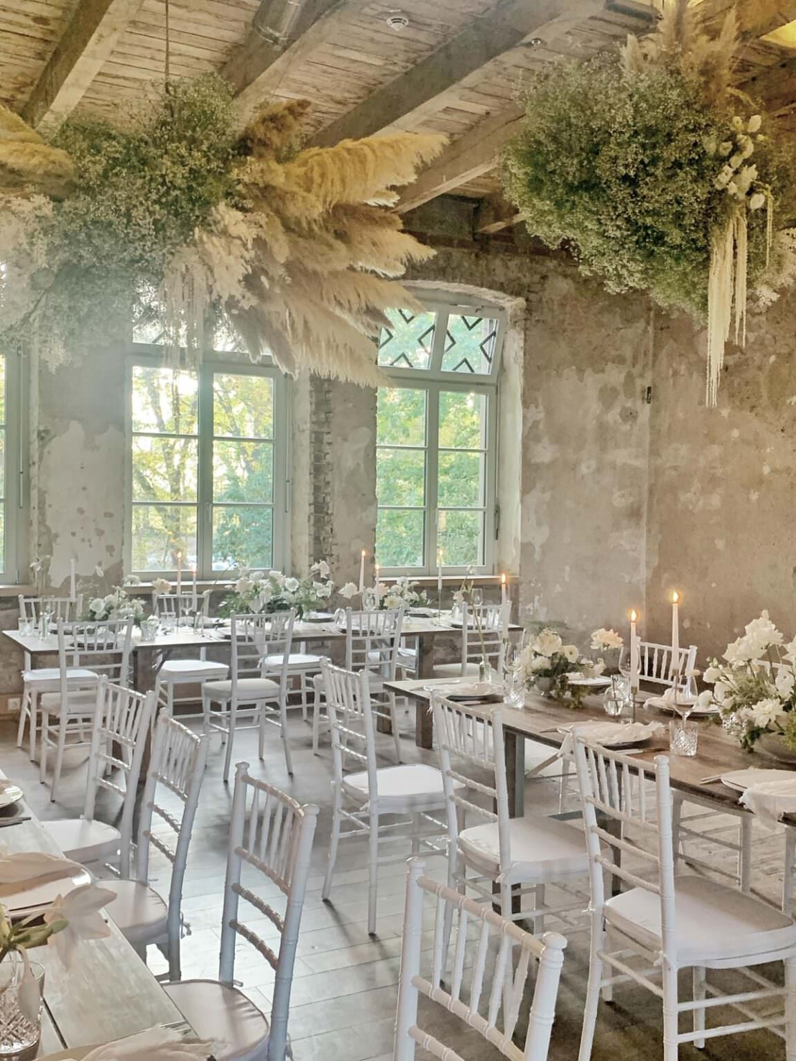 Strahlende Hochzeitsparty: Wenn die Braut ein Brautkleid mit 10.000 ...